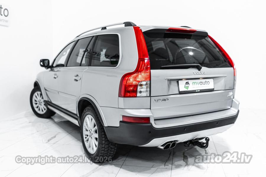 Pelēks Volvo XC90 2007 Tallina, ar dzinēja tilpumu 2.40 L un nobraukumu 304 tūkst. km par 6500 €, foto 7 vietnē AUTOMOTO.COM.LV