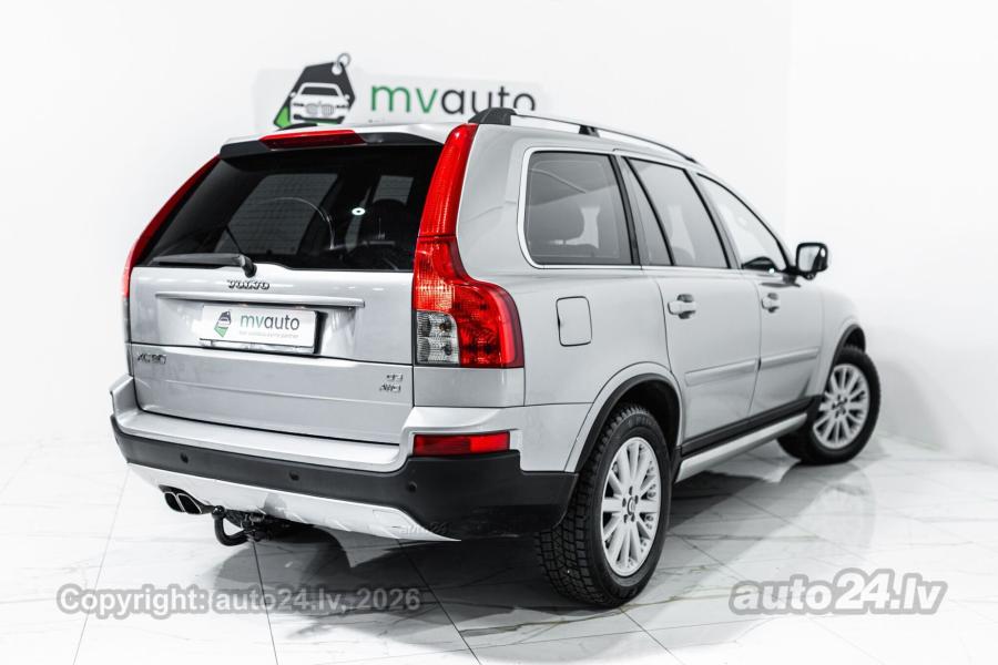 Pelēks Volvo XC90 2007 Tallina, ar dzinēja tilpumu 2.40 L un nobraukumu 304 tūkst. km par 6500 €, foto 9 vietnē AUTOMOTO.COM.LV