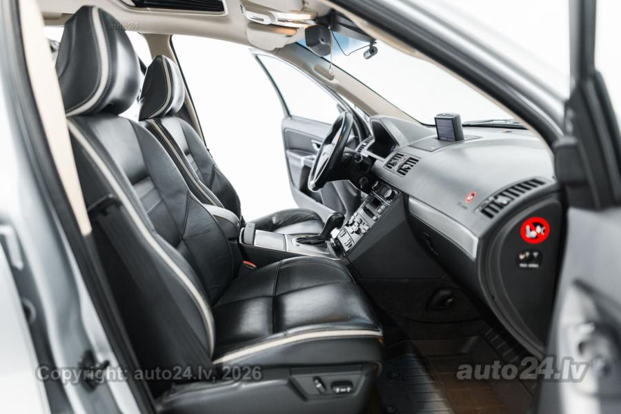 Pelēks Volvo XC90 2007 Tallina, ar dzinēja tilpumu 2.40 L un nobraukumu 304 tūkst. km par 6500 €, foto 17 vietnē AUTOMOTO.COM.LV