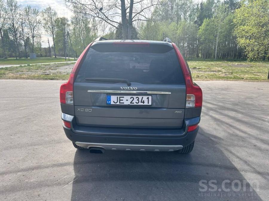 Pelēks Volvo XC90 2007 Jūrmala, ar dzinēja tilpumu 2.40 L un nobraukumu 266 tūkst. km par 6600 €, foto 5 vietnē AUTOMOTO.COM.LV