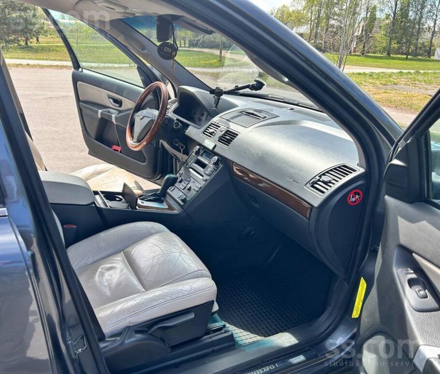 Pelēks Volvo XC90 2007 Jūrmala, ar dzinēja tilpumu 2.40 L un nobraukumu 266 tūkst. km par 6600 €, foto 11 vietnē AUTOMOTO.COM.LV