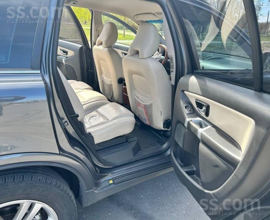 Pelēks Volvo XC90 2007 Jūrmala, ar dzinēja tilpumu 2.40 L un nobraukumu 266 tūkst. km par 6600 €, foto 12 vietnē AUTOMOTO.COM.LV