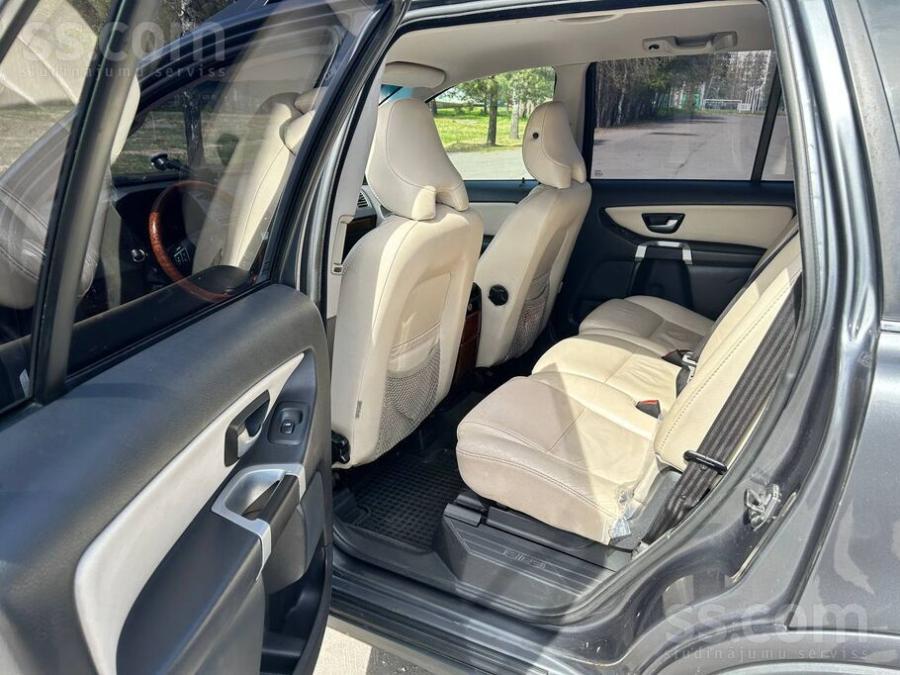 Pelēks Volvo XC90 2007 Jūrmala, ar dzinēja tilpumu 2.40 L un nobraukumu 266 tūkst. km par 6600 €, foto 13 vietnē AUTOMOTO.COM.LV
