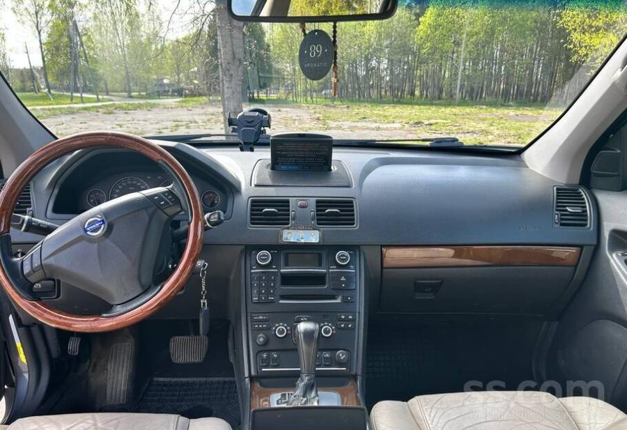 Pelēks Volvo XC90 2007 Jūrmala, ar dzinēja tilpumu 2.40 L un nobraukumu 266 tūkst. km par 6600 €, foto 14 vietnē AUTOMOTO.COM.LV