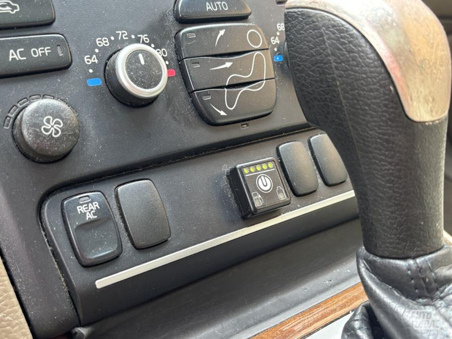 Pelēks Volvo XC90 2007 Kauņa, ar dzinēja tilpumu 4.40 L un nobraukumu 240 tūkst. km par 2350 €, foto 15 vietnē AUTOMOTO.COM.LV