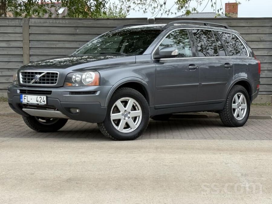 Pelēks Volvo XC90 2007 Jelgava, ar dzinēja tilpumu 2.40 L un nobraukumu 302 tūkst. km par 3850 €, foto 1 vietnē AUTOMOTO.COM.LV
