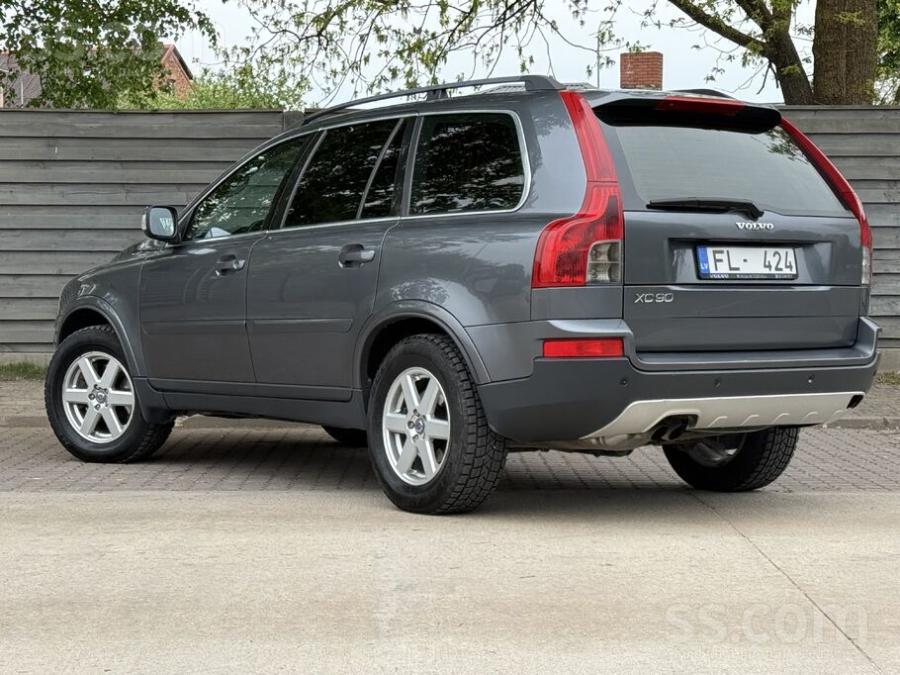 Pelēks Volvo XC90 2007 Jelgava, ar dzinēja tilpumu 2.40 L un nobraukumu 302 tūkst. km par 3850 €, foto 5 vietnē AUTOMOTO.COM.LV