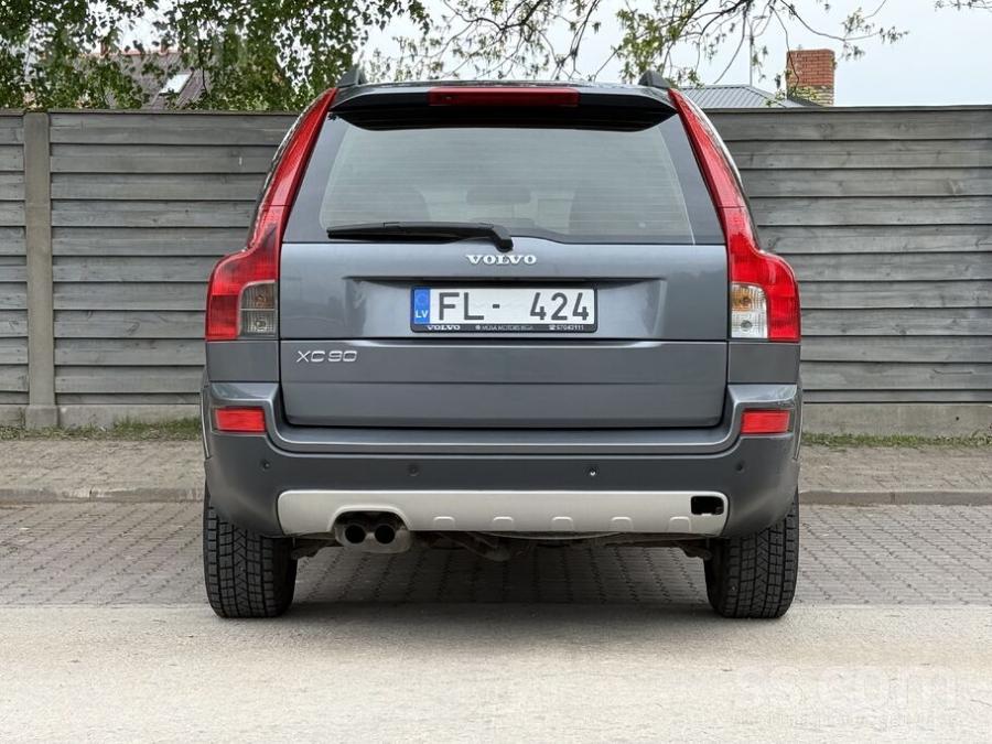 Pelēks Volvo XC90 2007 Jelgava, ar dzinēja tilpumu 2.40 L un nobraukumu 302 tūkst. km par 3850 €, foto 7 vietnē AUTOMOTO.COM.LV