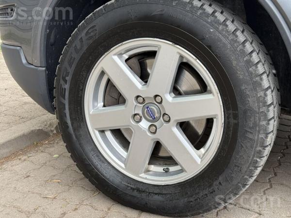 Grey Volvo XC90 2007 in Jelgava, with an engine capacity of 2.40 L and mileage of 302 thousand km for 3850 €, photo 8 on AUTOMOTO.COM.LV