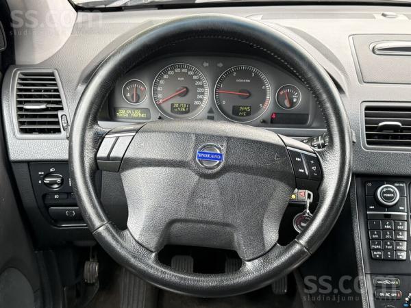 Grey Volvo XC90 2007 in Jelgava, with an engine capacity of 2.40 L and mileage of 302 thousand km for 3850 €, photo 10 on AUTOMOTO.COM.LV