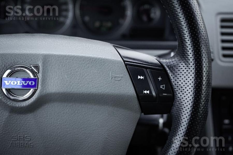 Pelēks Volvo XC90 2007 Rīga, ar dzinēja tilpumu 2.40 L un nobraukumu 289 tūkst. km par 3950 €, foto 19 vietnē AUTOMOTO.COM.LV