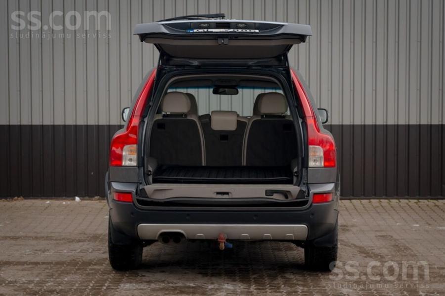 Pelēks Volvo XC90 2007 Talsi, ar dzinēja tilpumu 2.40 L un nobraukumu 338 tūkst. km par 4490 €, foto 7 vietnē AUTOMOTO.COM.LV