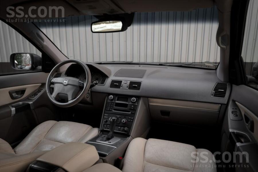 Pelēks Volvo XC90 2007 Talsi, ar dzinēja tilpumu 2.40 L un nobraukumu 338 tūkst. km par 4490 €, foto 9 vietnē AUTOMOTO.COM.LV