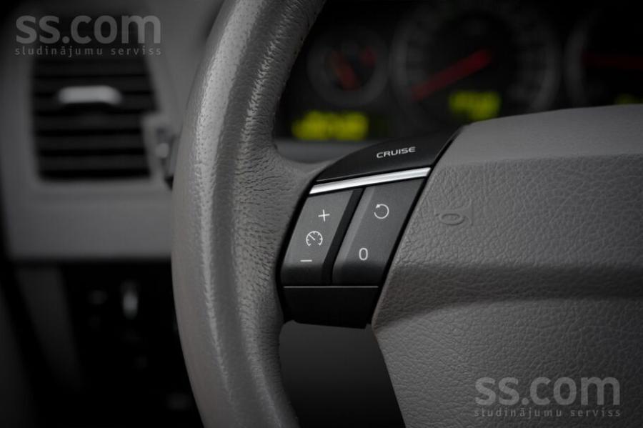 Pelēks Volvo XC90 2007 Talsi, ar dzinēja tilpumu 2.40 L un nobraukumu 338 tūkst. km par 4490 €, foto 17 vietnē AUTOMOTO.COM.LV
