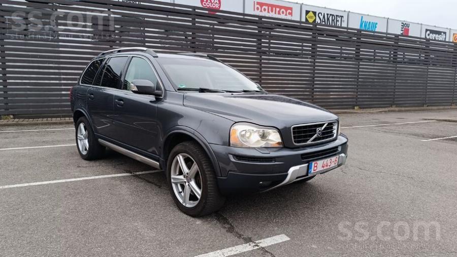 Grey Volvo XC90 2007 in Riga, with an engine capacity of 2.40 L and mileage of 267 thousand km for 6800 €, photo 3 on AUTOMOTO.COM.LV