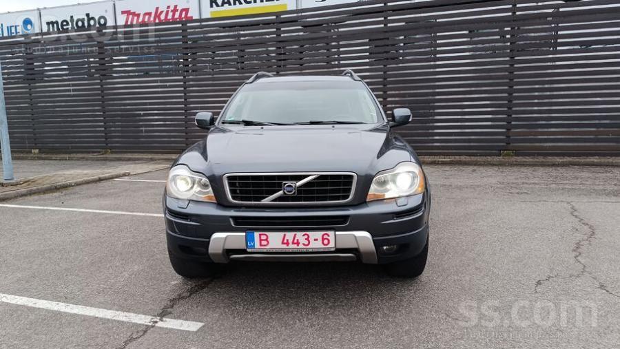 Grey Volvo XC90 2007 in Riga, with an engine capacity of 2.40 L and mileage of 267 thousand km for 6800 €, photo 4 on AUTOMOTO.COM.LV