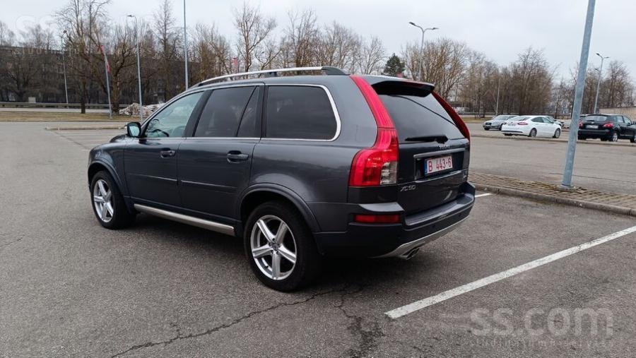 Grey Volvo XC90 2007 in Riga, with an engine capacity of 2.40 L and mileage of 267 thousand km for 6800 €, photo 5 on AUTOMOTO.COM.LV