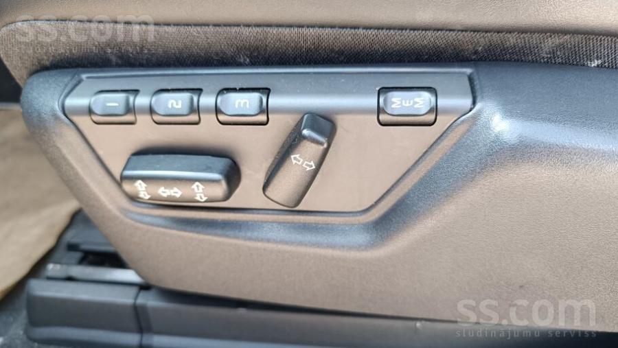 Grey Volvo XC90 2007 in Riga, with an engine capacity of 2.40 L and mileage of 267 thousand km for 6800 €, photo 14 on AUTOMOTO.COM.LV
