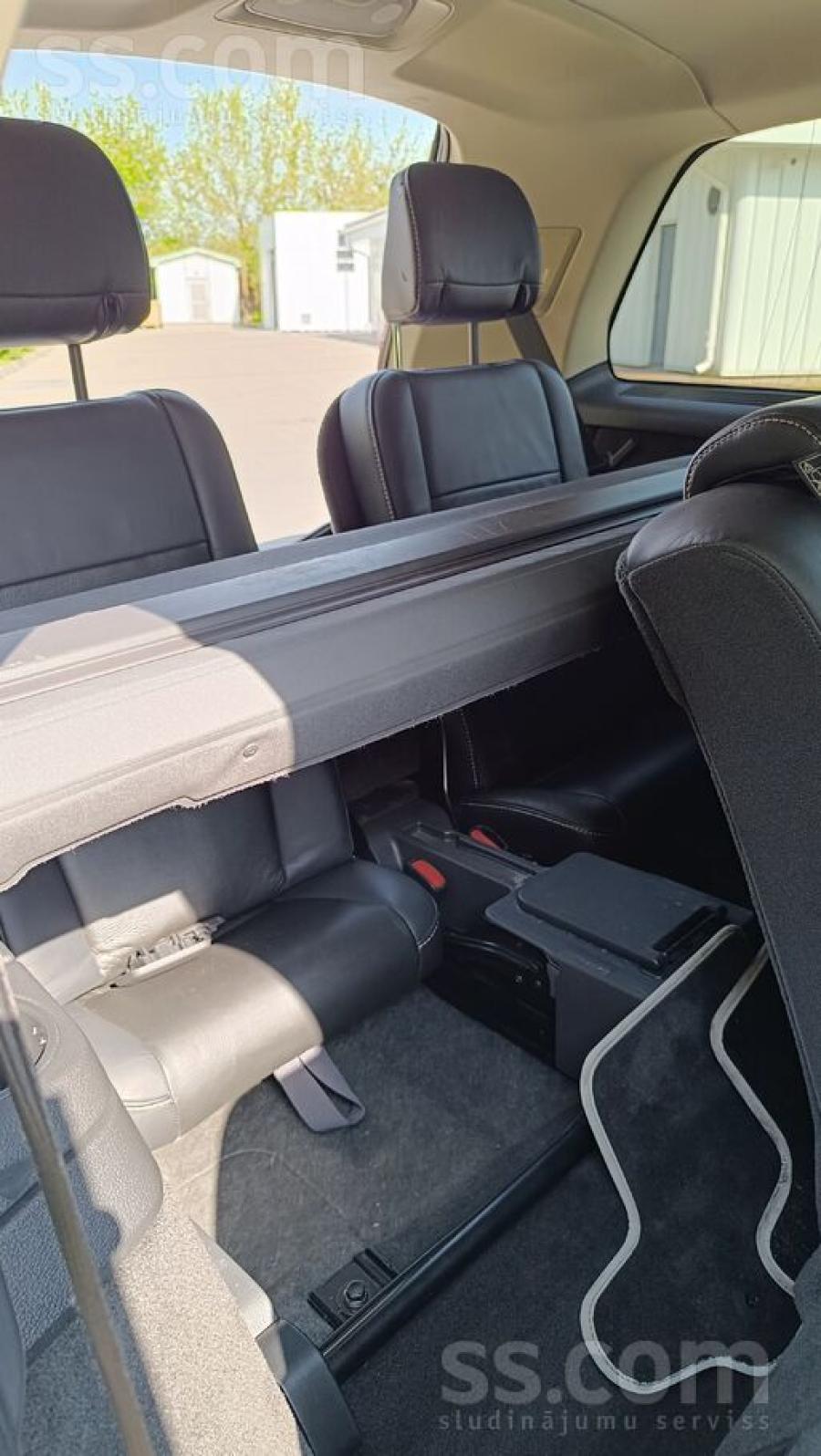 Grey Volvo XC90 2007 in Riga, with an engine capacity of 2.40 L and mileage of 267 thousand km for 6800 €, photo 17 on AUTOMOTO.COM.LV