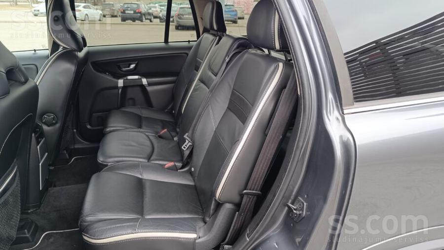 Grey Volvo XC90 2007 in Riga, with an engine capacity of 2.40 L and mileage of 267 thousand km for 6800 €, photo 18 on AUTOMOTO.COM.LV
