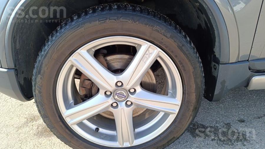 Grey Volvo XC90 2007 in Riga, with an engine capacity of 2.40 L and mileage of 267 thousand km for 6800 €, photo 19 on AUTOMOTO.COM.LV