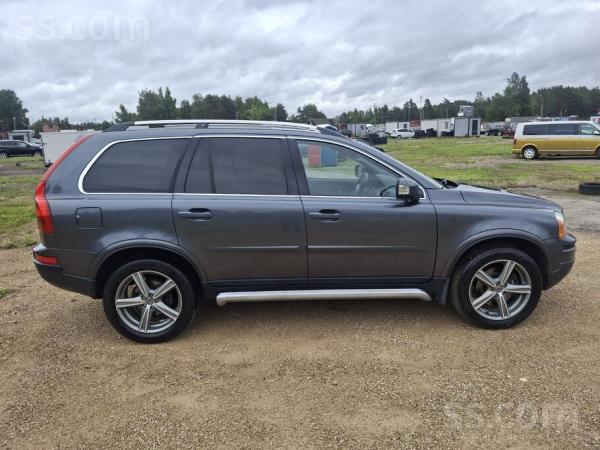 Grey Volvo XC90 2007 in Riga, with an engine capacity of 2.40 L and mileage of 330 thousand km for 7495 €, photo 2 on AUTOMOTO.COM.LV