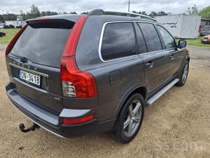 Grey Volvo XC90 2007 in Riga, with an engine capacity of 2.40 L and mileage of 330 thousand km for 7495 €, photo 4 on AUTOMOTO.COM.LV