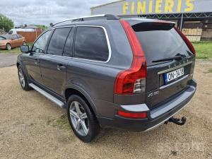 Grey Volvo XC90 2007 in Riga, with an engine capacity of 2.40 L and mileage of 330 thousand km for 7495 €, photo 7 on AUTOMOTO.COM.LV