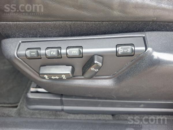 Grey Volvo XC90 2007 in Riga, with an engine capacity of 2.40 L and mileage of 330 thousand km for 7495 €, photo 10 on AUTOMOTO.COM.LV