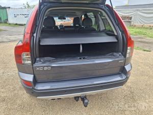 Grey Volvo XC90 2007 in Riga, with an engine capacity of 2.40 L and mileage of 330 thousand km for 7495 €, photo 14 on AUTOMOTO.COM.LV
