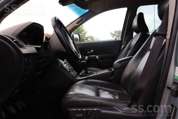 Pelēks Volvo XC90 2007 Rīga, ar dzinēja tilpumu 2.40 L un nobraukumu 0 tūkst. km par 5490 €, foto 9 vietnē AUTOMOTO.COM.LV