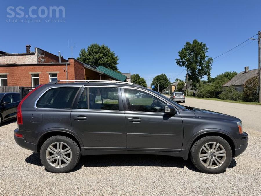 Grey Volvo XC90 2007 in Ventspils, with an engine capacity of 2.40 L and mileage of 319 thousand km for 4690 €, photo 8 on AUTOMOTO.COM.LV