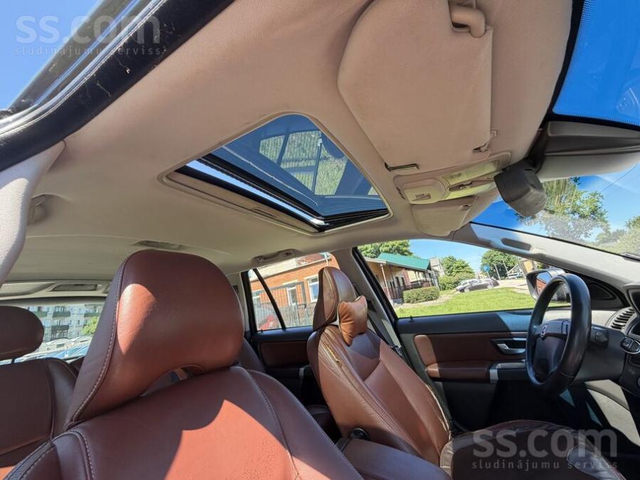 Grey Volvo XC90 2007 in Ventspils, with an engine capacity of 2.40 L and mileage of 319 thousand km for 4690 €, photo 18 on AUTOMOTO.COM.LV