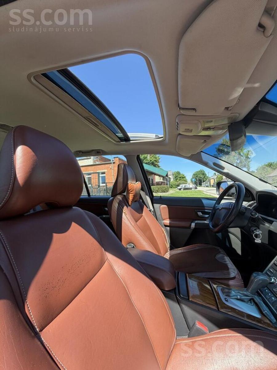 Grey Volvo XC90 2007 in Ventspils, with an engine capacity of 2.40 L and mileage of 319 thousand km for 4690 €, photo 19 on AUTOMOTO.COM.LV