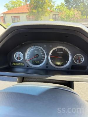 Grey Volvo XC90 2007 in Ventspils, with an engine capacity of 2.40 L and mileage of 319 thousand km for 4690 €, photo 24 on AUTOMOTO.COM.LV