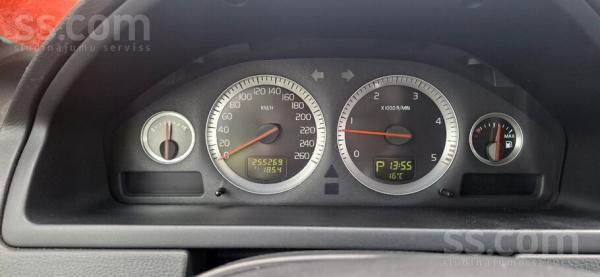 Grey Volvo XC90 2007 in Jelgava, with an engine capacity of 2.40 L and mileage of 255 thousand km for 6500 €, photo 9 on AUTOMOTO.COM.LV