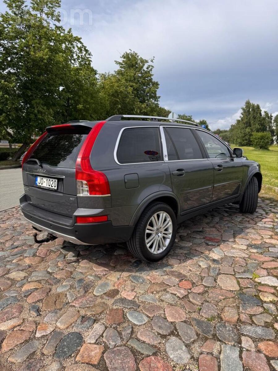 Grey Volvo XC90 2007 in Riga, with an engine capacity of 2.40 L and mileage of 293 thousand km for 6590 €, photo 5 on AUTOMOTO.COM.LV