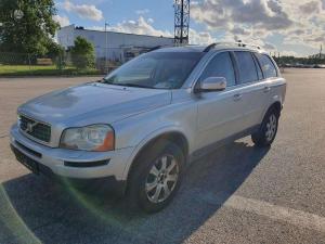 Grey Volvo XC90 2007 in Marijampole, with an engine capacity of 2.40 L and mileage of 270 thousand km for 3900 €, photo 4 on AUTOMOTO.COM.LV