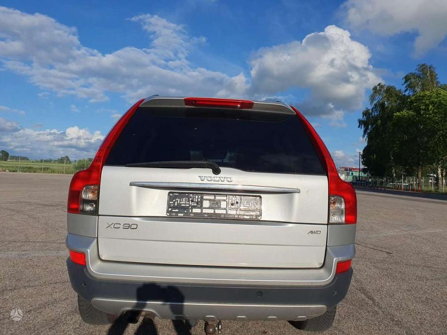 Grey Volvo XC90 2007 in Marijampole, with an engine capacity of 2.40 L and mileage of 270 thousand km for 3900 €, photo 6 on AUTOMOTO.COM.LV
