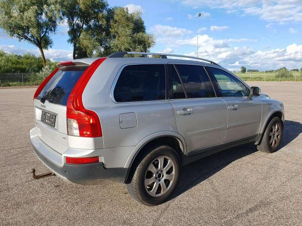 Grey Volvo XC90 2007 in Marijampole, with an engine capacity of 2.40 L and mileage of 270 thousand km for 3900 €, photo 6 on AUTOMOTO.COM.LV