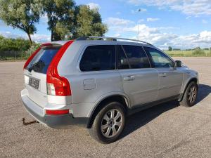 Grey Volvo XC90 2007 in Marijampole, with an engine capacity of 2.40 L and mileage of 270 thousand km for 3900 €, photo 7 on AUTOMOTO.COM.LV