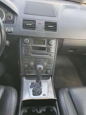 Grey Volvo XC90 2007 in Marijampole, with an engine capacity of 2.40 L and mileage of 270 thousand km for 3900 €, photo 14 on AUTOMOTO.COM.LV