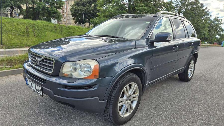 Pelēks Volvo XC90 2007 Viļņa, ar dzinēja tilpumu 2.40 L un nobraukumu 317 tūkst. km par 5999 €, foto 1 vietnē AUTOMOTO.COM.LV