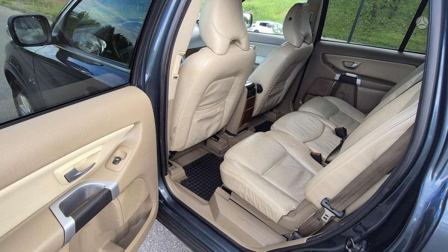 Pelēks Volvo XC90 2007 Viļņa, ar dzinēja tilpumu 2.40 L un nobraukumu 317 tūkst. km par 5999 €, foto 13 vietnē AUTOMOTO.COM.LV