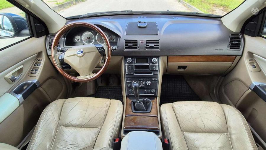 Pelēks Volvo XC90 2007 Viļņa, ar dzinēja tilpumu 2.40 L un nobraukumu 317 tūkst. km par 5999 €, foto 16 vietnē AUTOMOTO.COM.LV