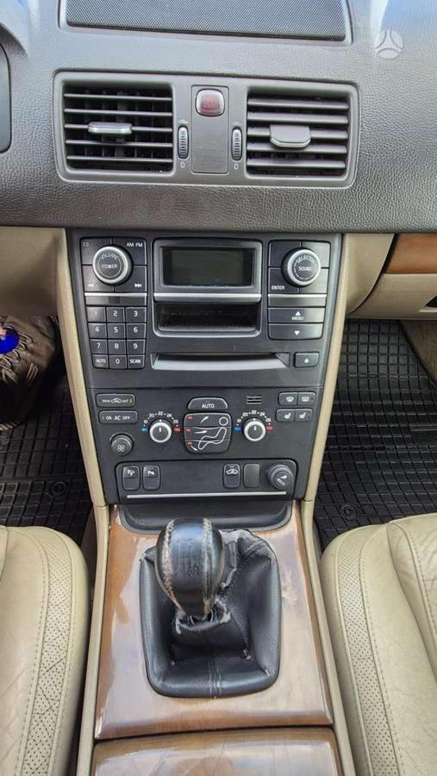 Pelēks Volvo XC90 2007 Viļņa, ar dzinēja tilpumu 2.40 L un nobraukumu 317 tūkst. km par 5999 €, foto 17 vietnē AUTOMOTO.COM.LV