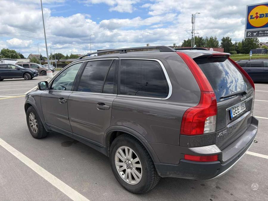 Grey Volvo XC90 2007 in Vilnius, with an engine capacity of 2.40 L and mileage of 272 thousand km for 5000 €, photo 6 on AUTOMOTO.COM.LV