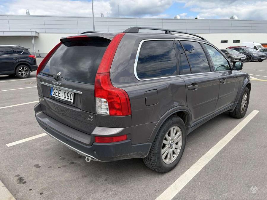 Grey Volvo XC90 2007 in Vilnius, with an engine capacity of 2.40 L and mileage of 272 thousand km for 5000 €, photo 7 on AUTOMOTO.COM.LV