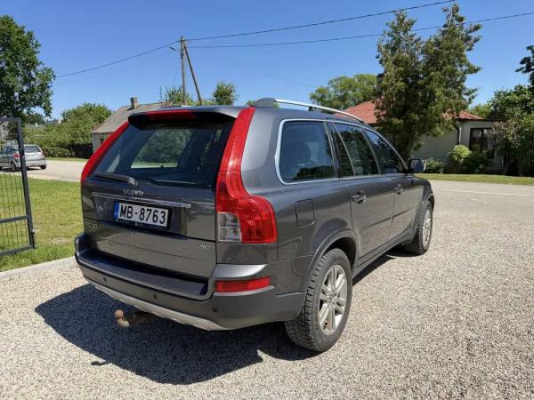 Grey Volvo XC90 2007 in Ventspils, with an engine capacity of 2.40 L and mileage of 319 thousand km for 4690 €, photo 4 on AUTOMOTO.COM.LV