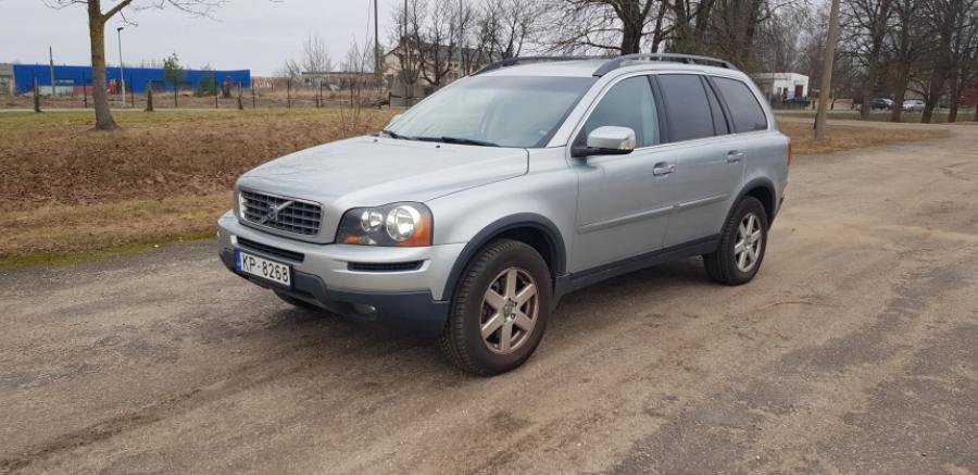 Grey Volvo XC90 2007 in Riga, with an engine capacity of 2.40 L and mileage of 385 thousand km for 5500 €, photo 1 on AUTOMOTO.COM.LV